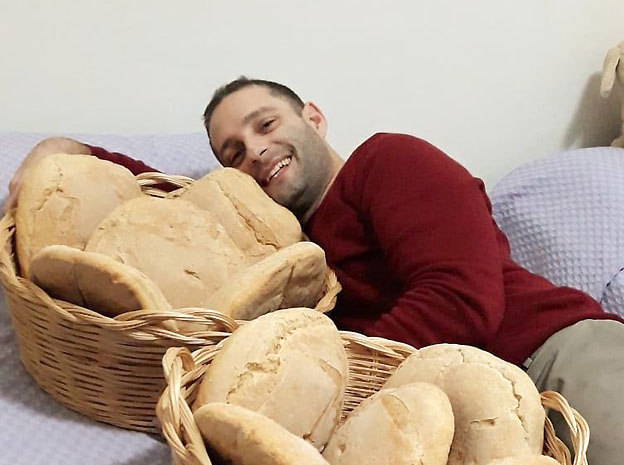 Lievitare le storie come il pane: 'Crescente', lo spettacolo di Granata ...