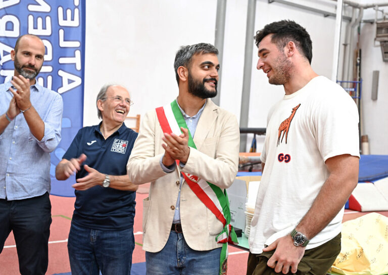 Inaugurata la nuova pista di atletica leggera al coperto del Marathon ...